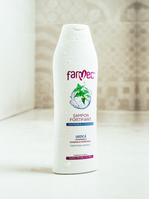 Șampon Fortifiant cu Urzică și Vitamina E