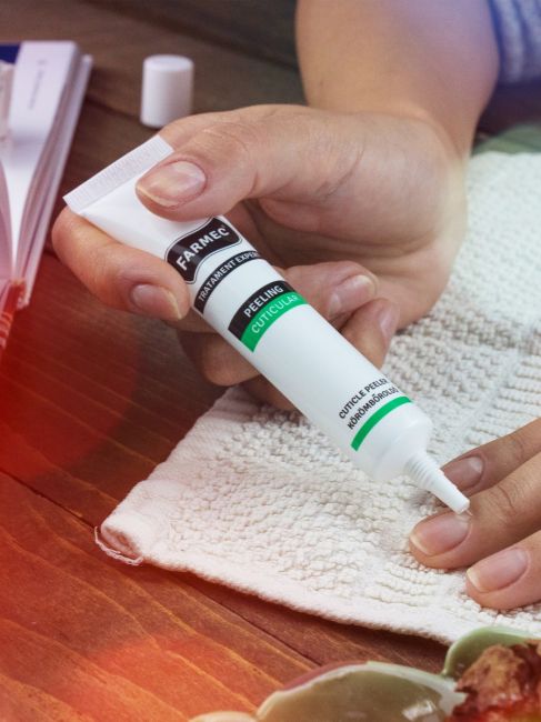 Peeling pentru cuticule | Farmec